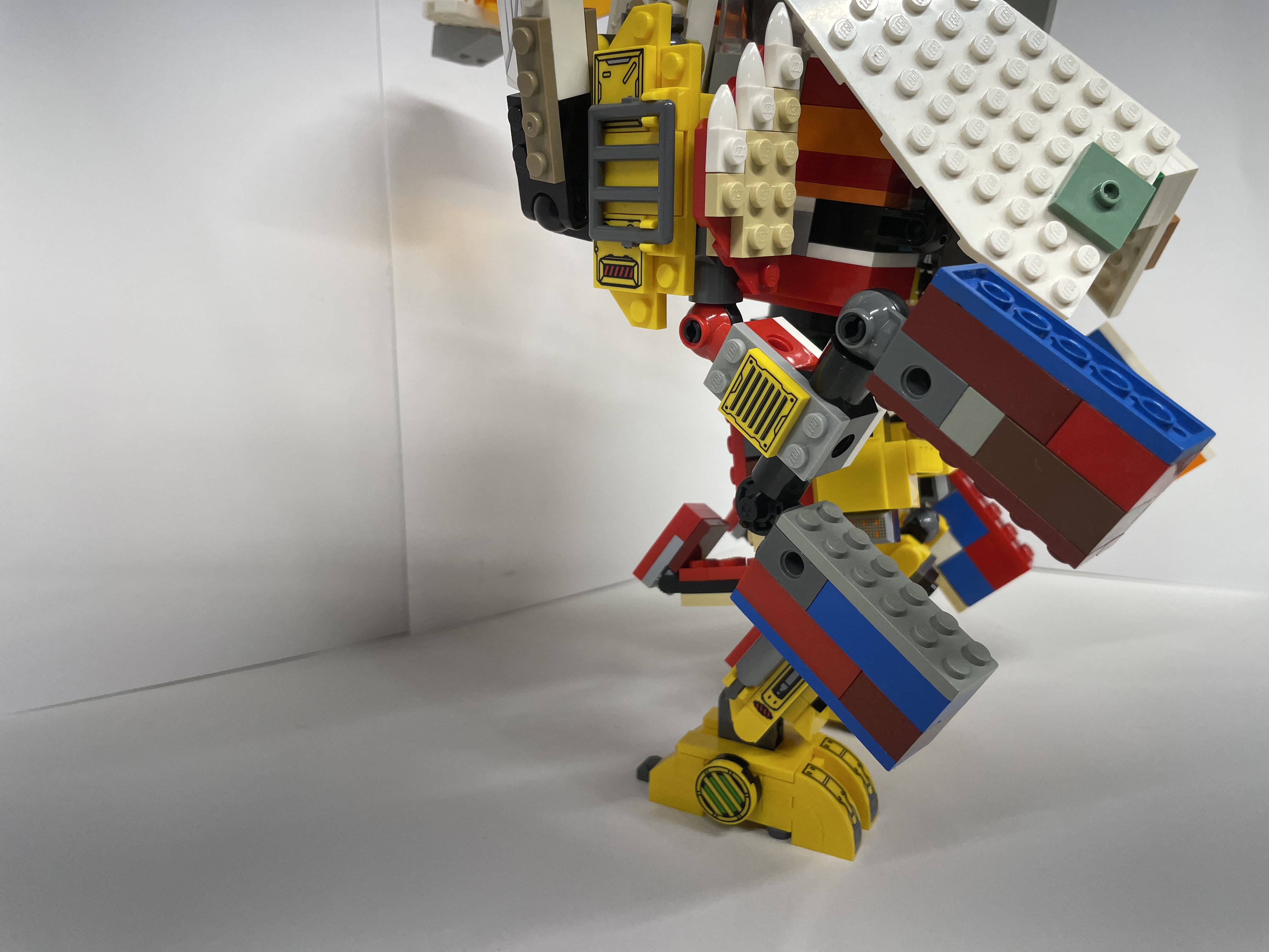 Brick Block Bot Talk: A new robot from Secondo Operahouse-Typewriter ...