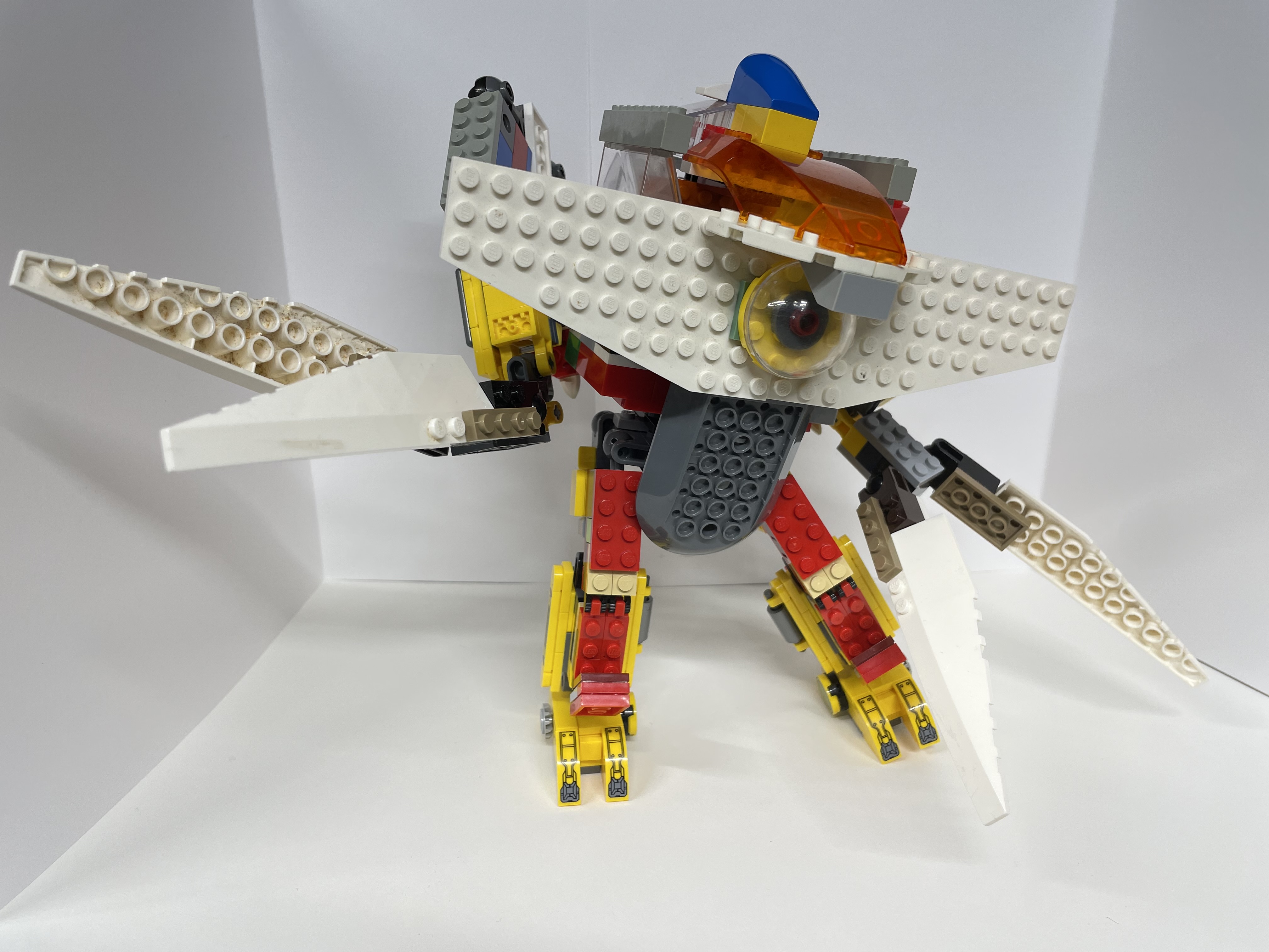 Brick Block Bot Talk: A new robot from Secondo Operahouse-Typewriter ...